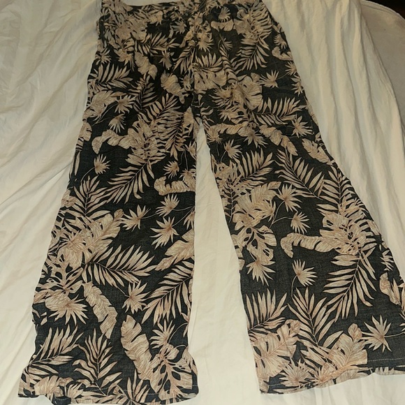 raya sun | Pants & Jumpsuits | Tropical Floral Flow Draw String Pants L ...